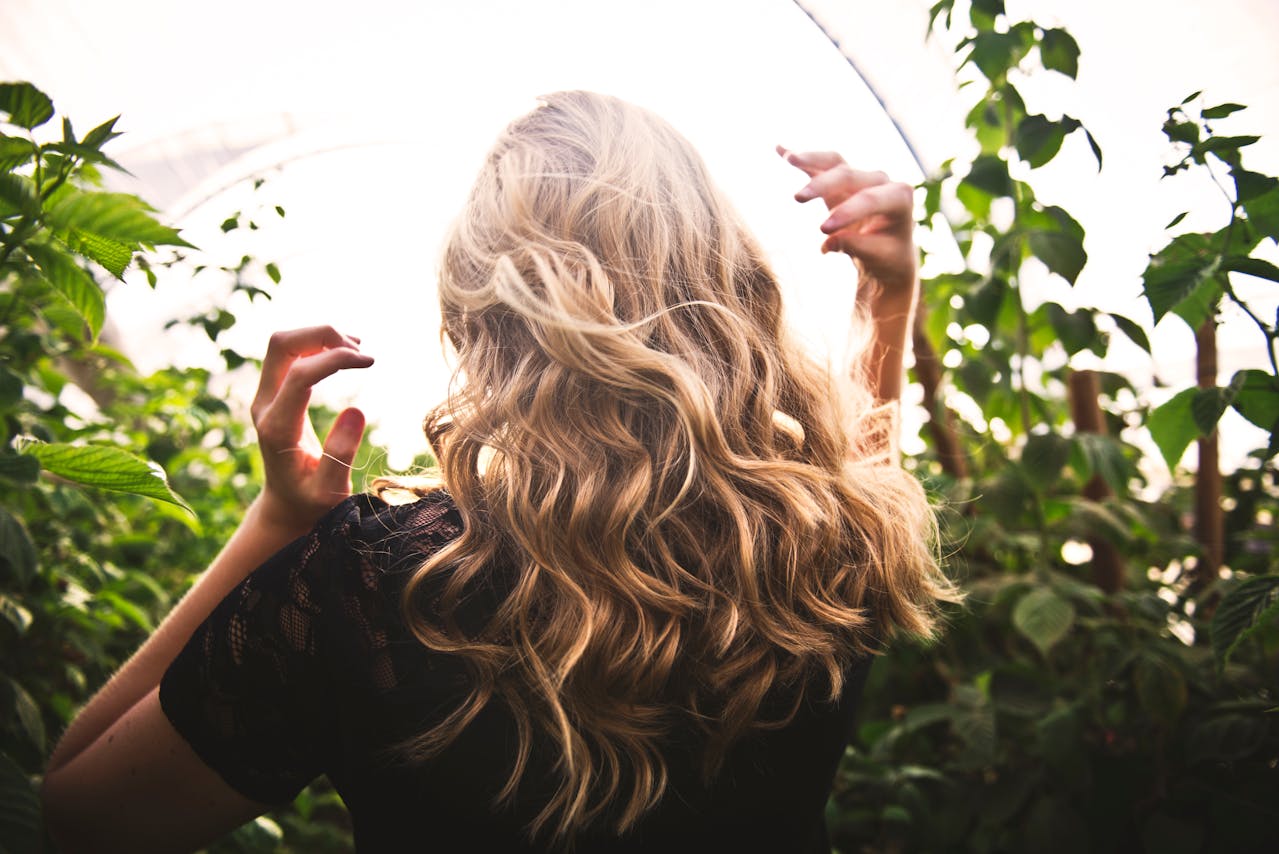 Painless Detangling Brush for Knots (No Tugging Guide)