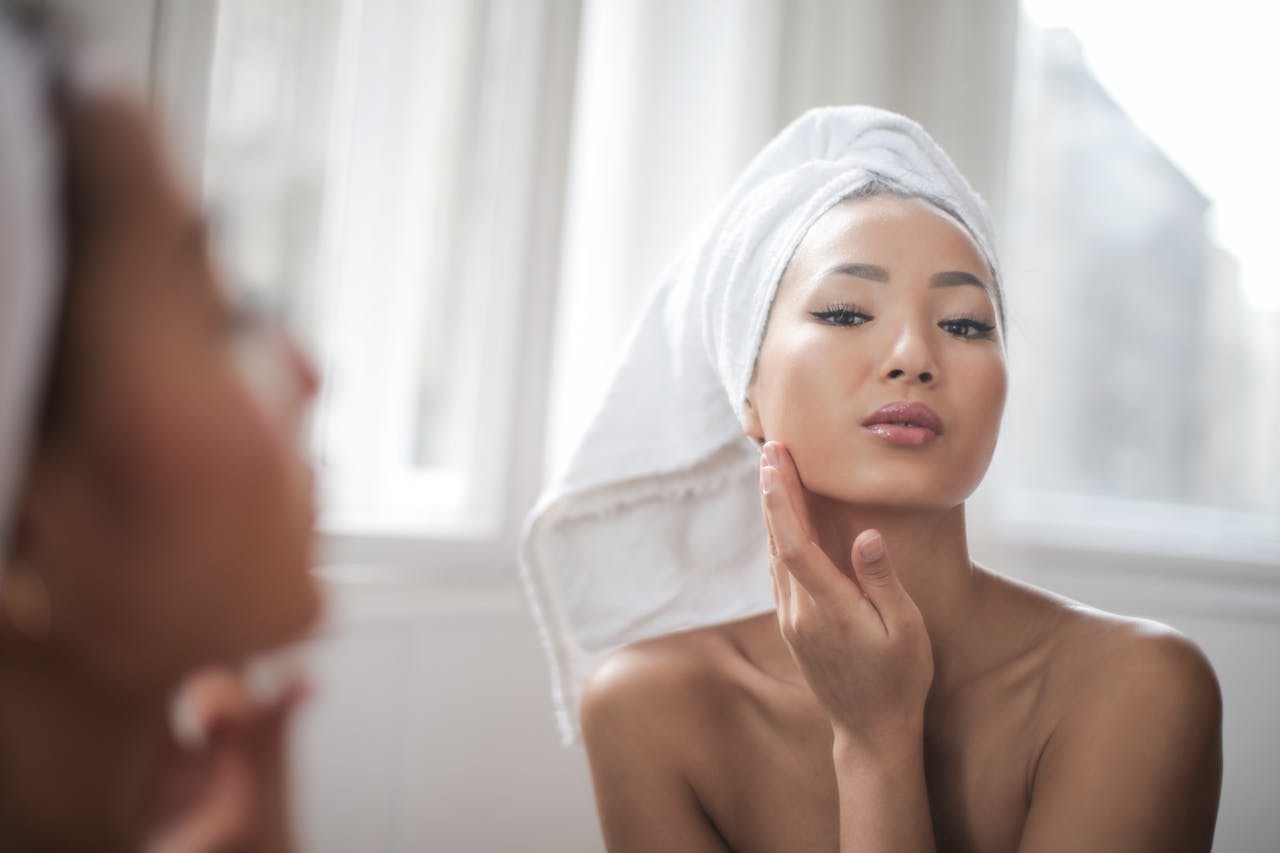 How to Look Less Puffy: Best Skincare of 2025